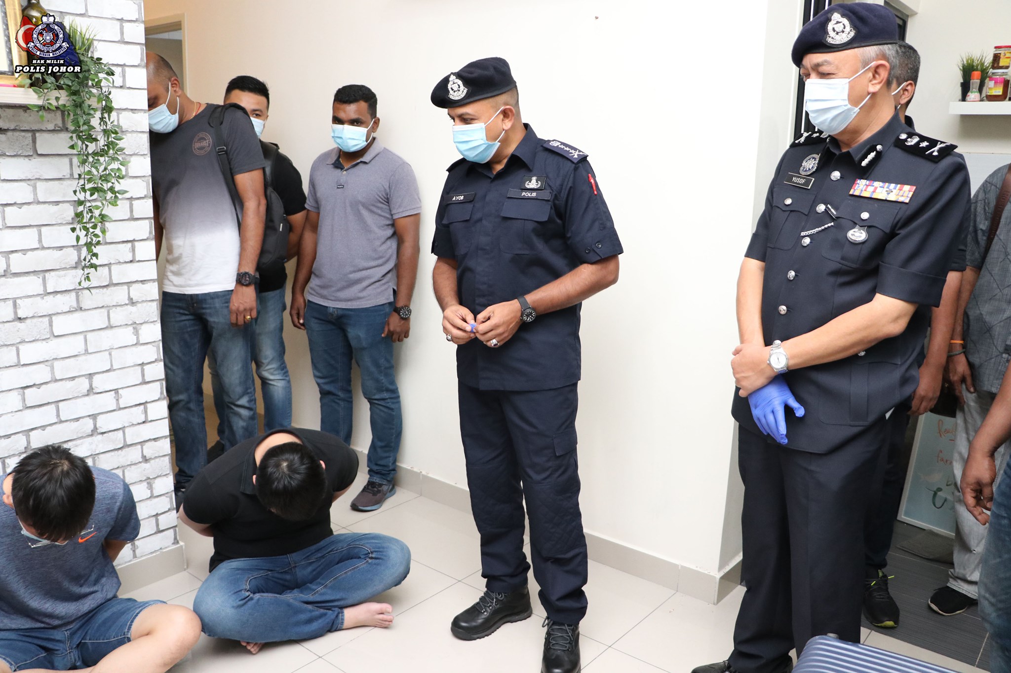 Police Cripple Loan Shark Syndicate, Arrest Seven (1 Video) | BEST FBKL