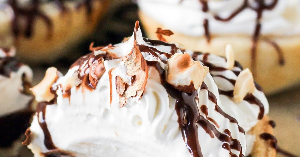 VEGAN MINI CHOCOLATE HAZELNUT PIES - FOOD AND DRINK