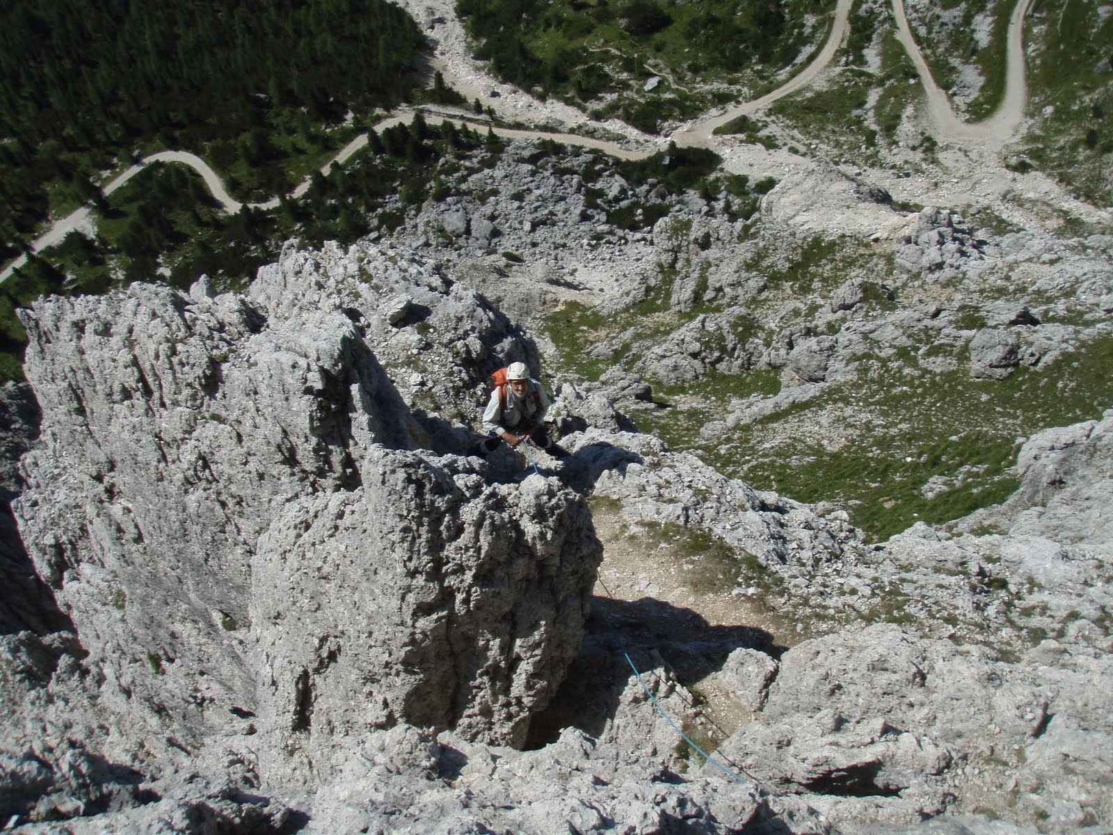 TRINI Y SALVA: Piramide de Col dei Bòs, 2.400 m.