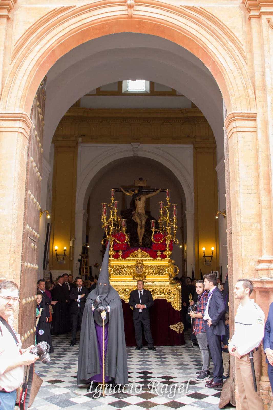 El Enfoque Sacro: 17-4-2019 Estación de Penitencia de la Hermandad de ...