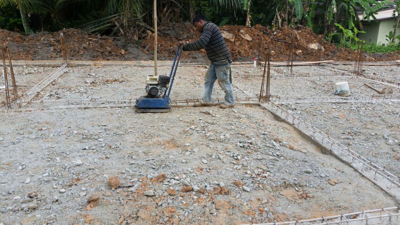 Bina Rumah Sendiri Day 20 - Levelling Tanah, Soil Treatment Dan Alas ...