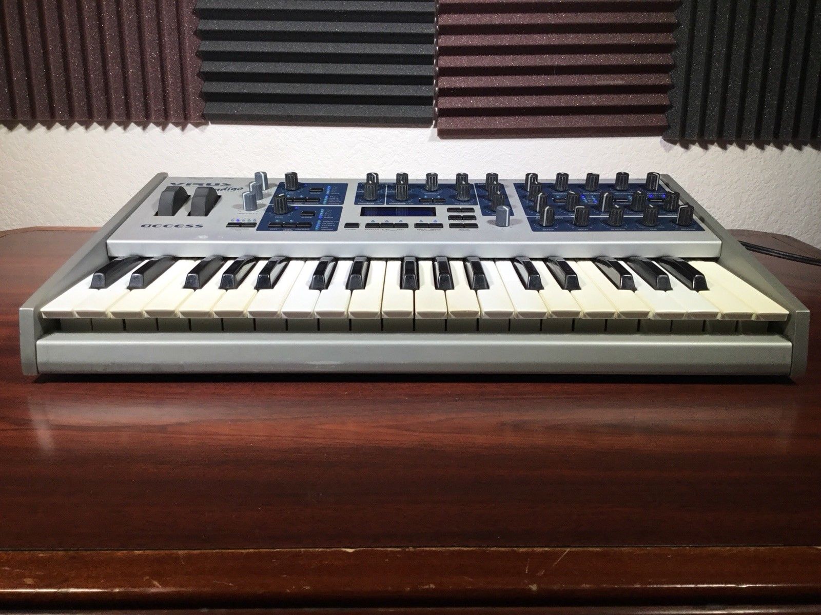 MATRIXSYNTH: Access Virus Indigo Keyboard Synthesizer SN G10000832