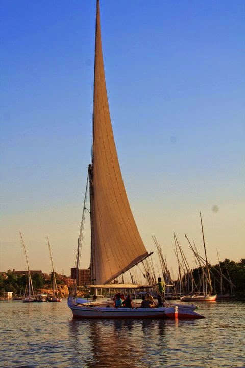 VISITAR O ASSUÃO, e apanhara uma lufada de ar fresco depois do deserto ...