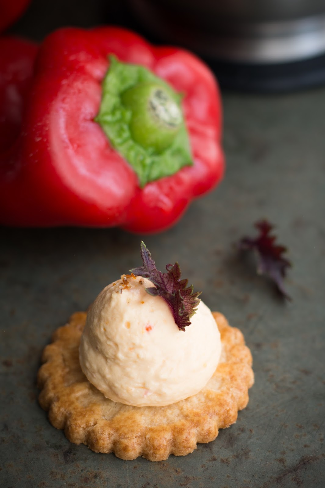 Chic, Chic, Chocolat: Sablés à la mousse de poivron pour un apéritif ...