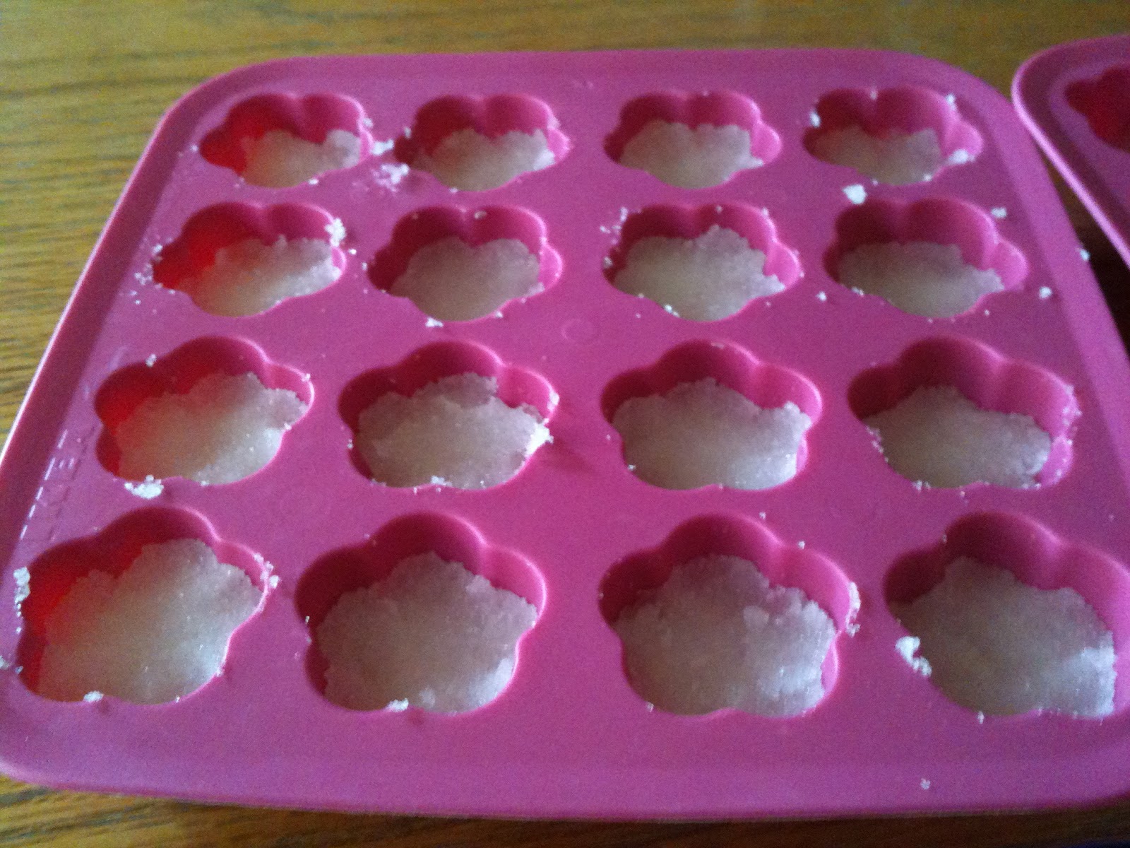 Holly Goes Lightly: DIY Sugar Cubes