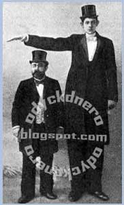 Fakta - Fakta Dunia: 10 Manusia Tertinggi Di Dunia