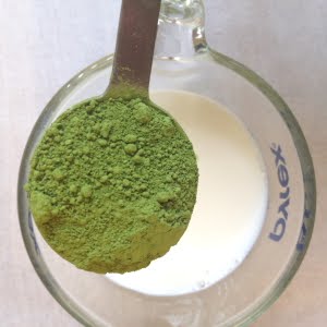 ShowFood Chef: Matcha Green Tea Cupcakes with Matcha Green Tea Butter ...