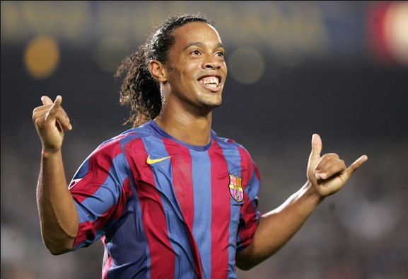 RONALDINHO BIOGRAPHY - SOCCER PLAYER