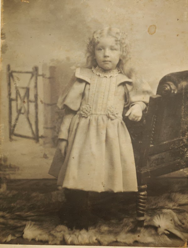 Moments in Time, A Genealogy Blog: Friday's Photo: Louise Uhde