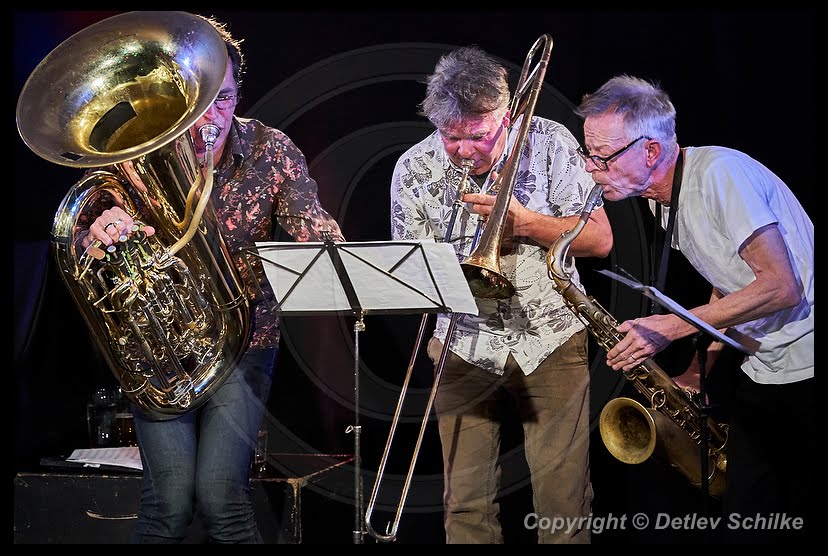 The EyeCatcher Blog: MENGEL- und andere BERGE - Jazzkeller 69 im AUFSTURZ