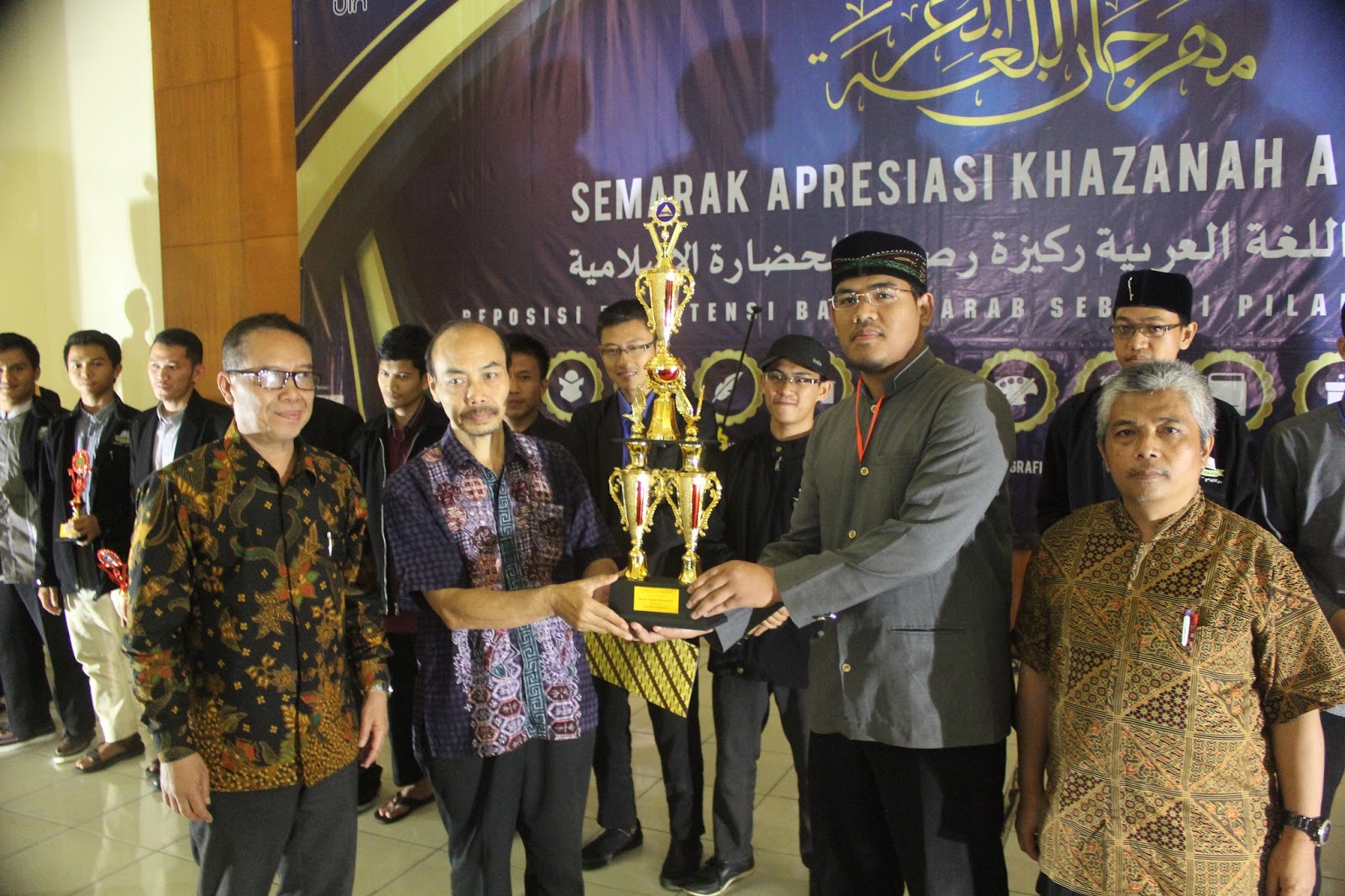STIBA AR RAAYAH MERAIH JUARA UMUM PADA SAHARA 2018 DI UIN BANDUNG ...