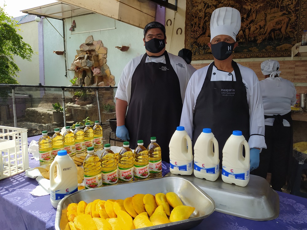 Hesperia WTC Valencia llevó más de mil arepas y empanadas a habitantes ...
