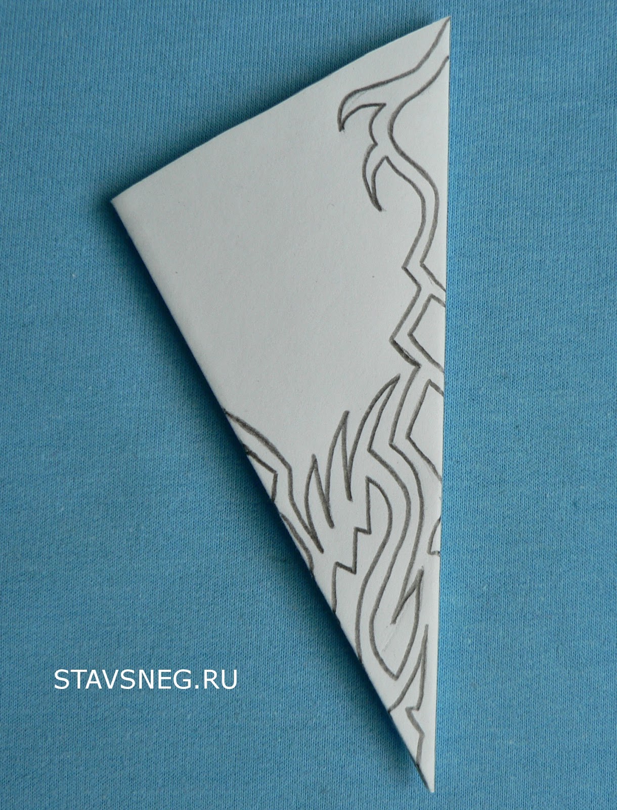 Atviras langas: Kaip iškirpti gražią snaigę