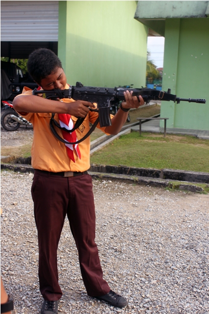 :: Pramuka Vidatra ::: Kunjungan Den Arhanud Rudal 002 dan Bantara (1)