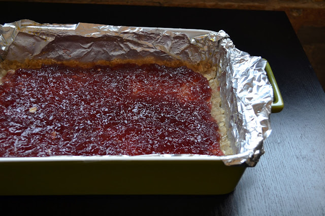 Hardly Housewives: Easy Raspberry Jam Bars