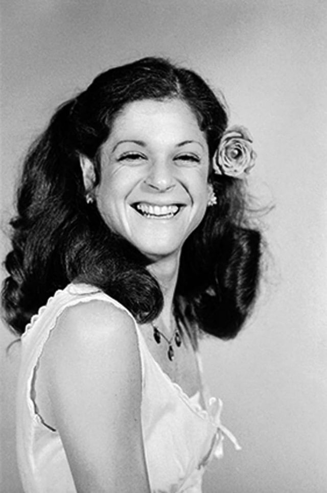 25 Candid Photographs of Gilda Radner in the 1970s and 1980s ~ Vintage ...