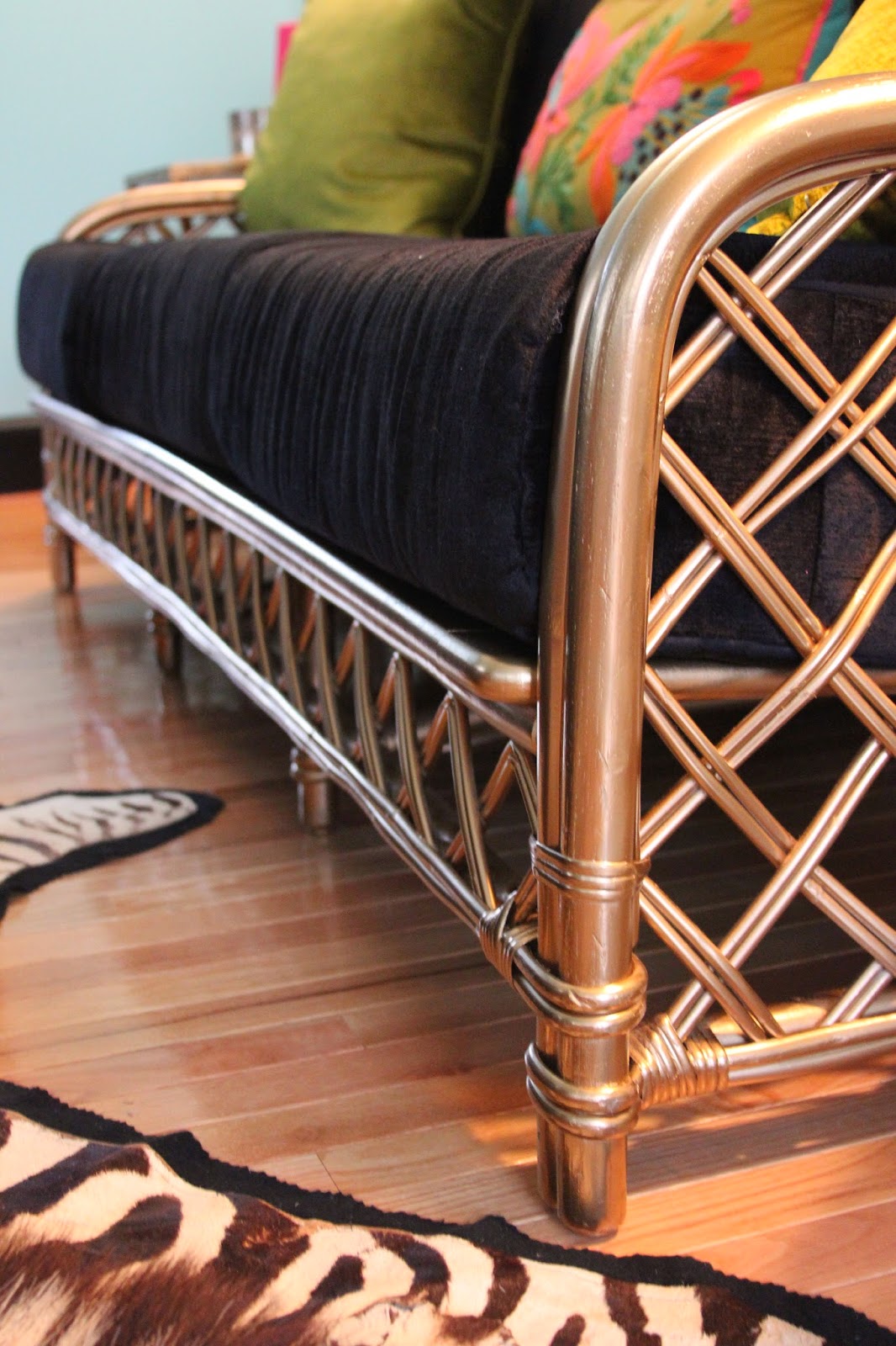 Mrs. B Takes On...: Vintage Ficks Reed Sofa