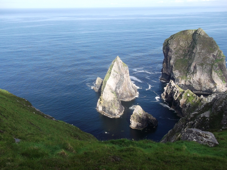 Donegal Rock Climbing. Unique Ascent: Irish Sea Stacks. Cnoc na Mara