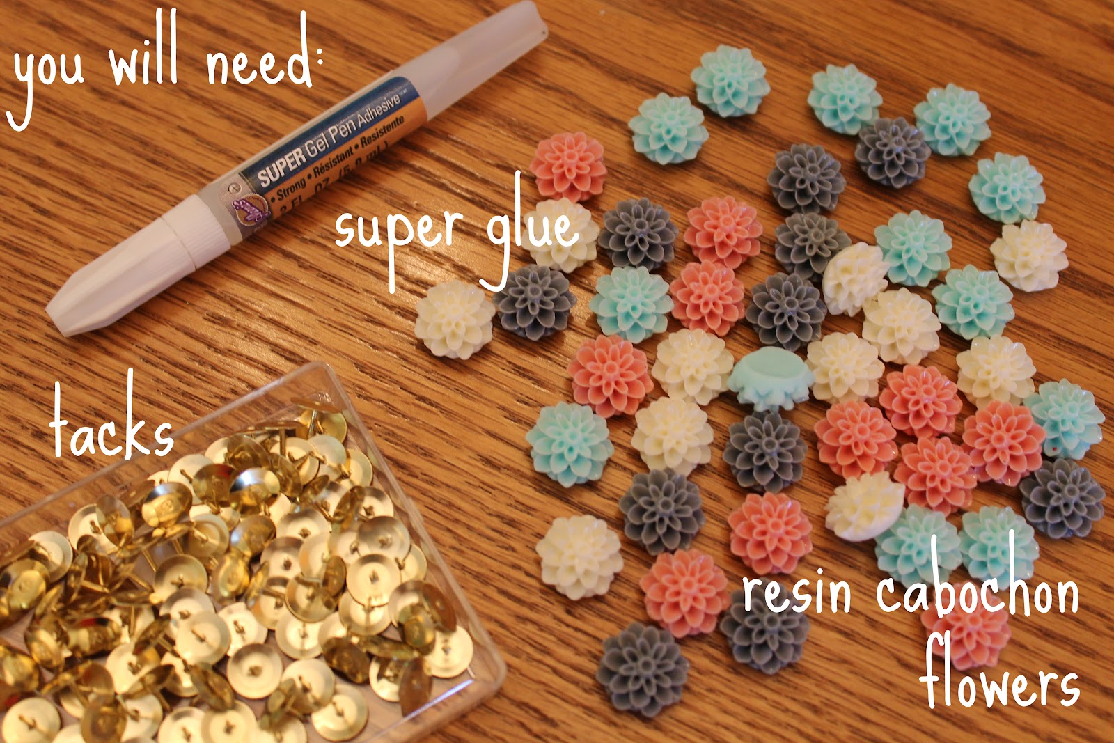 less is more: DIY pretty tacks.