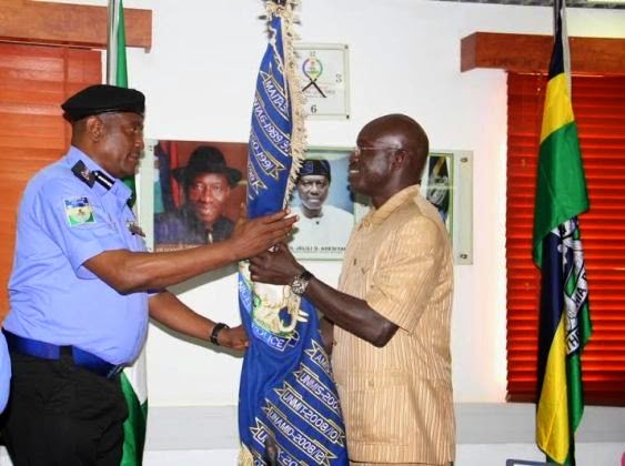 Photo: Former IGP Suleiman Abba hands over to new IGP, Arase