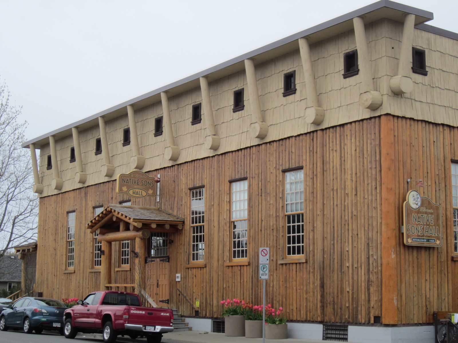 1000 Men, 1000 Stories : Comox, BC: The Comox District Free Press 1943 (1)