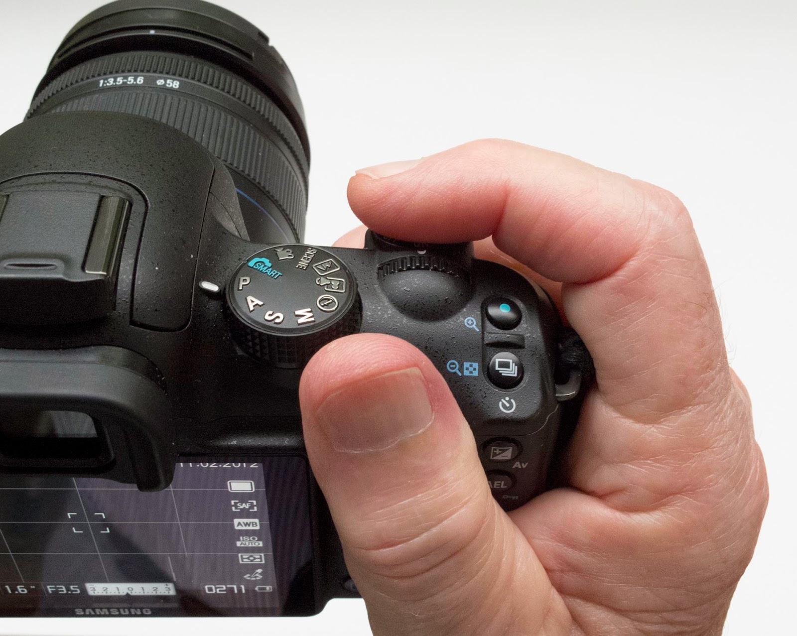 Camera Ergonomics: Front control dials
