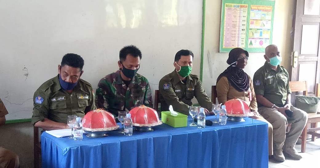 Dandim Majene Pimpin Pembagian BLT Tahap III | FOKUS METRO SULBAR