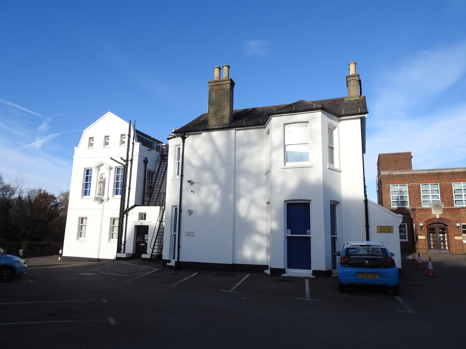 Crawley Old Town: TWELVE PICTURES: Worth Corner, walls and entrance