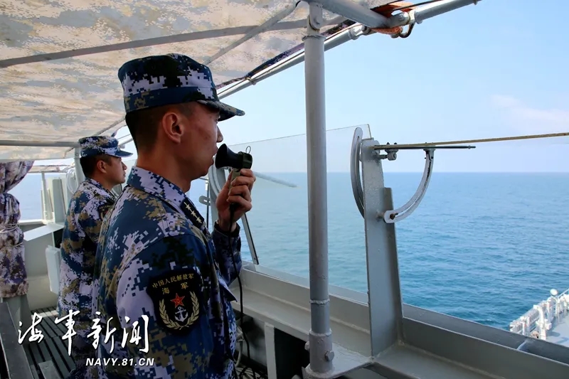 China Defense Blog: PR photos: Old China Navy LST