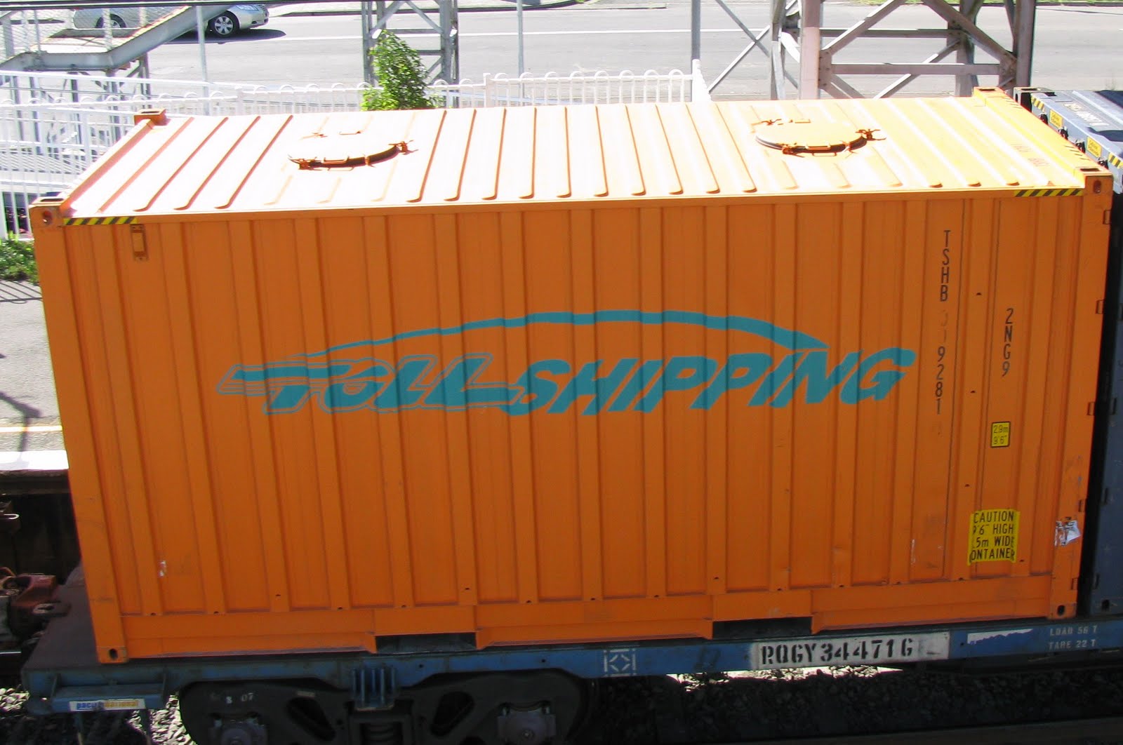 rusted2therails: 20 ft containers