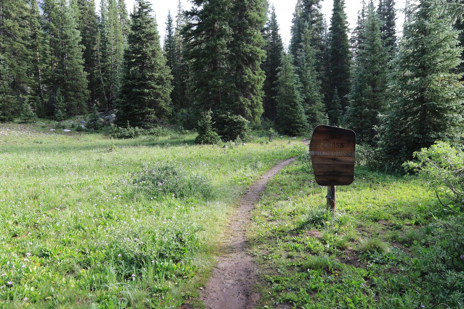 gjhikes.com: Lyle Lake/Mormon Lake