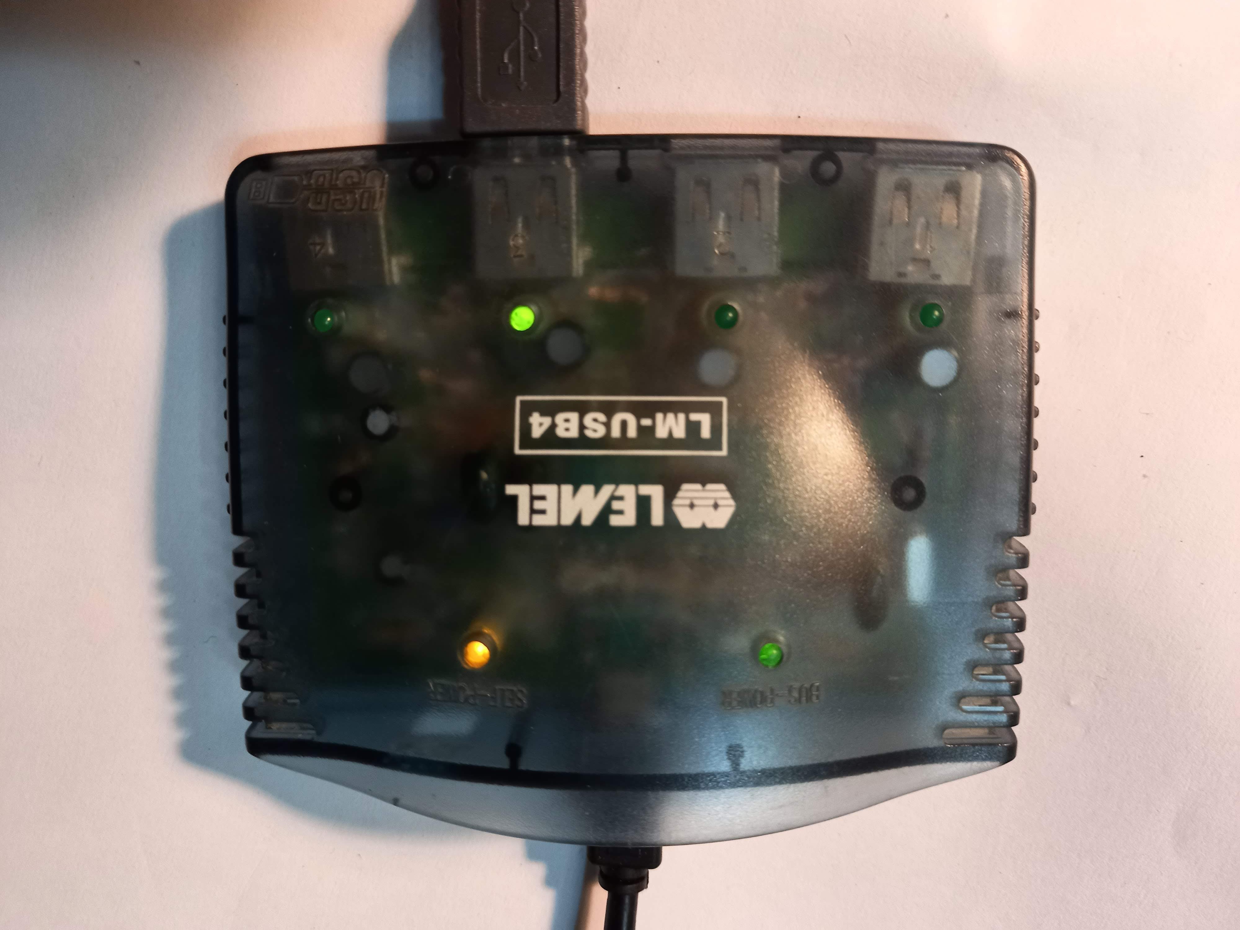 阿吉的部落格: DIY USB Hub 及 PS2 轉 USB 界面