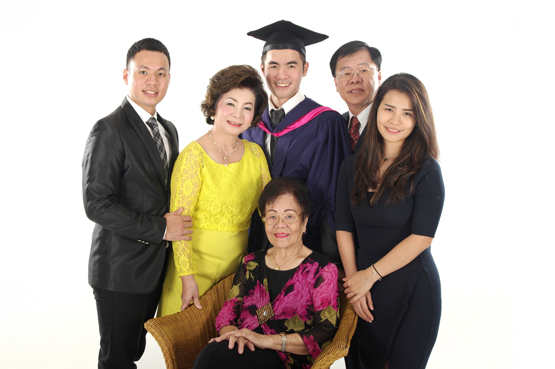 Flame Graduation Photography Studio: (63) Graduation Convocation Family ...