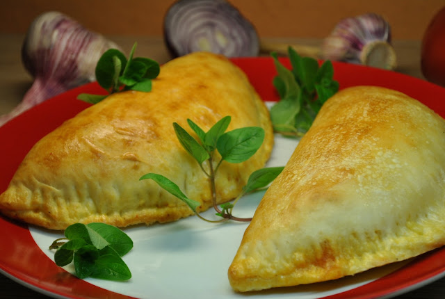 Bon Appétit Małgorzaty, czyli blog kulinarny: Calzone bolognese