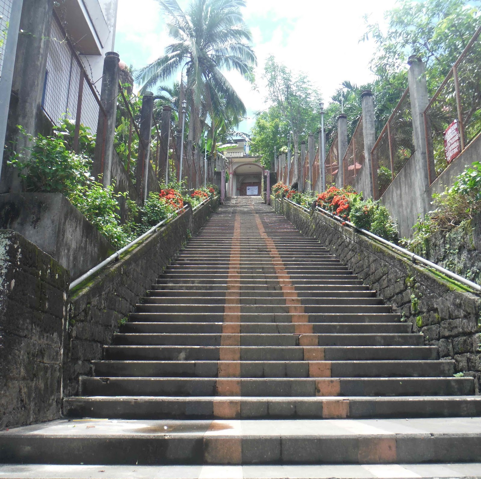 TRAVEL THE PHILIPPINES by Mr P Bee: Mabitac, Laguna - The Amazing View