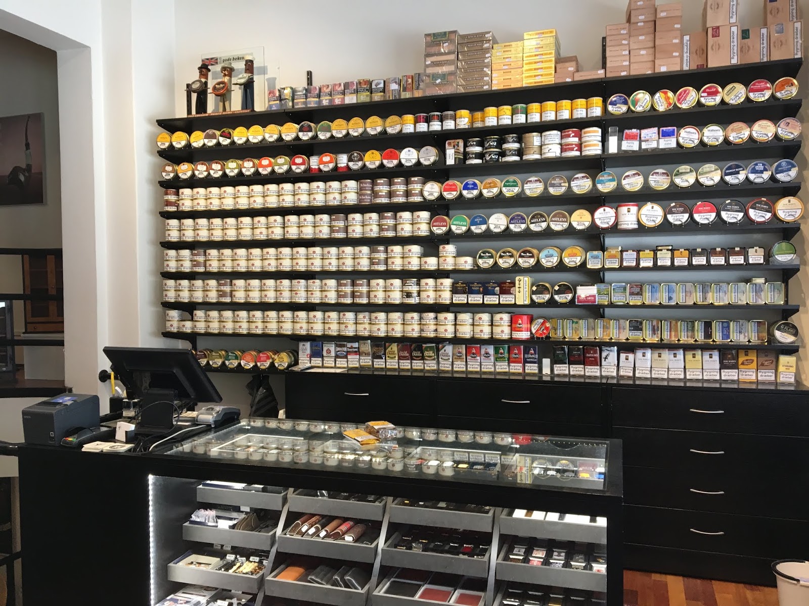 PIPE GAZETTE, pour les fumeurs de pipe: Le Danish Pipe Shop, un des ...