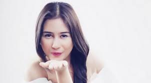 Profil Dan Biodata Lengkap Prilly Latuconsina - Biodata Lengkap Artis