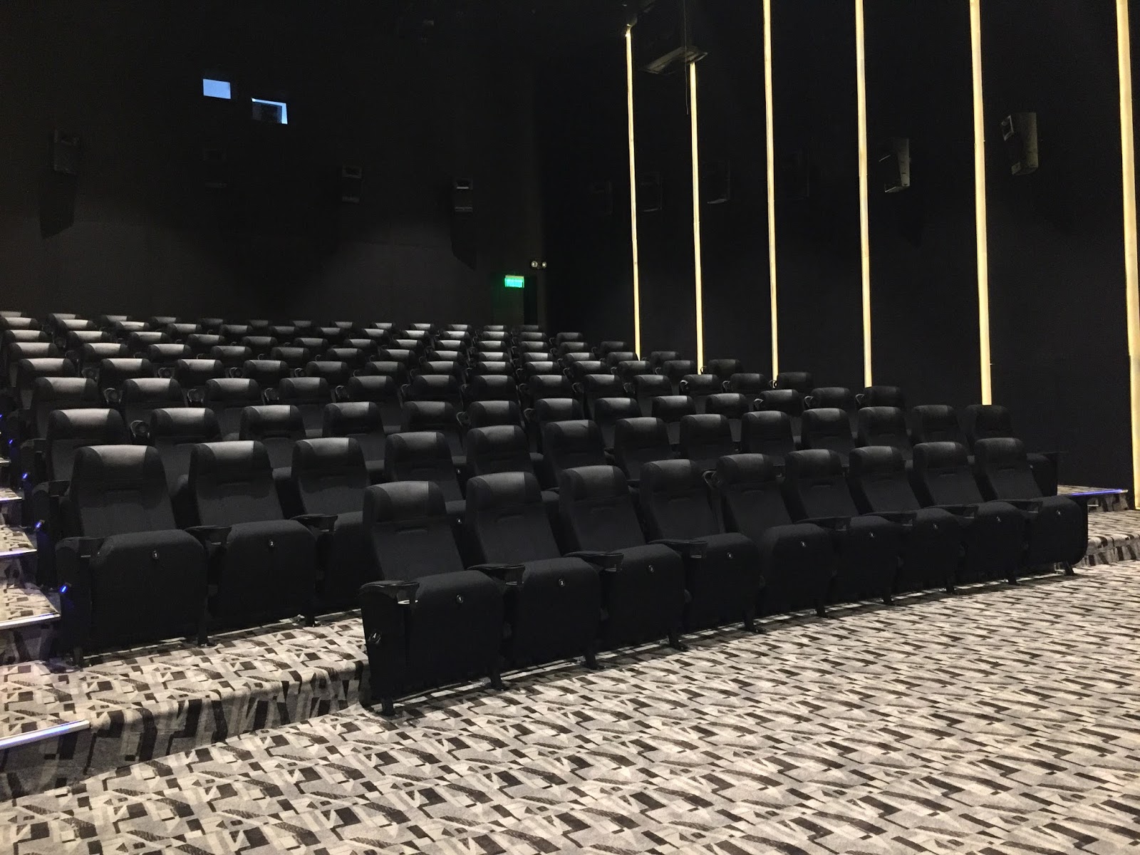 Lakwatsera Lovers: New Luxury Theaters Opens at Vista Mall Las Piñas