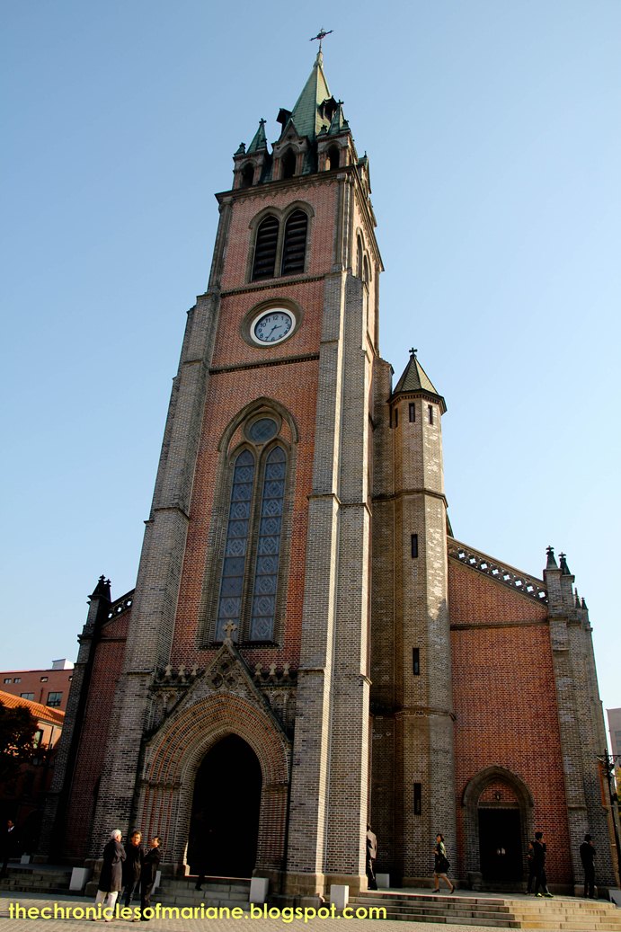 Window Shopping at Myeongdong and Ewha university – Day 15 in South ...