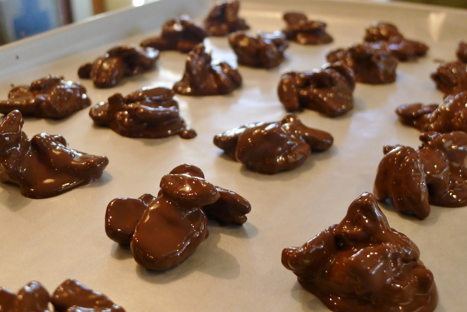 Sugartown Sweets: Roasted Pecan Clusters