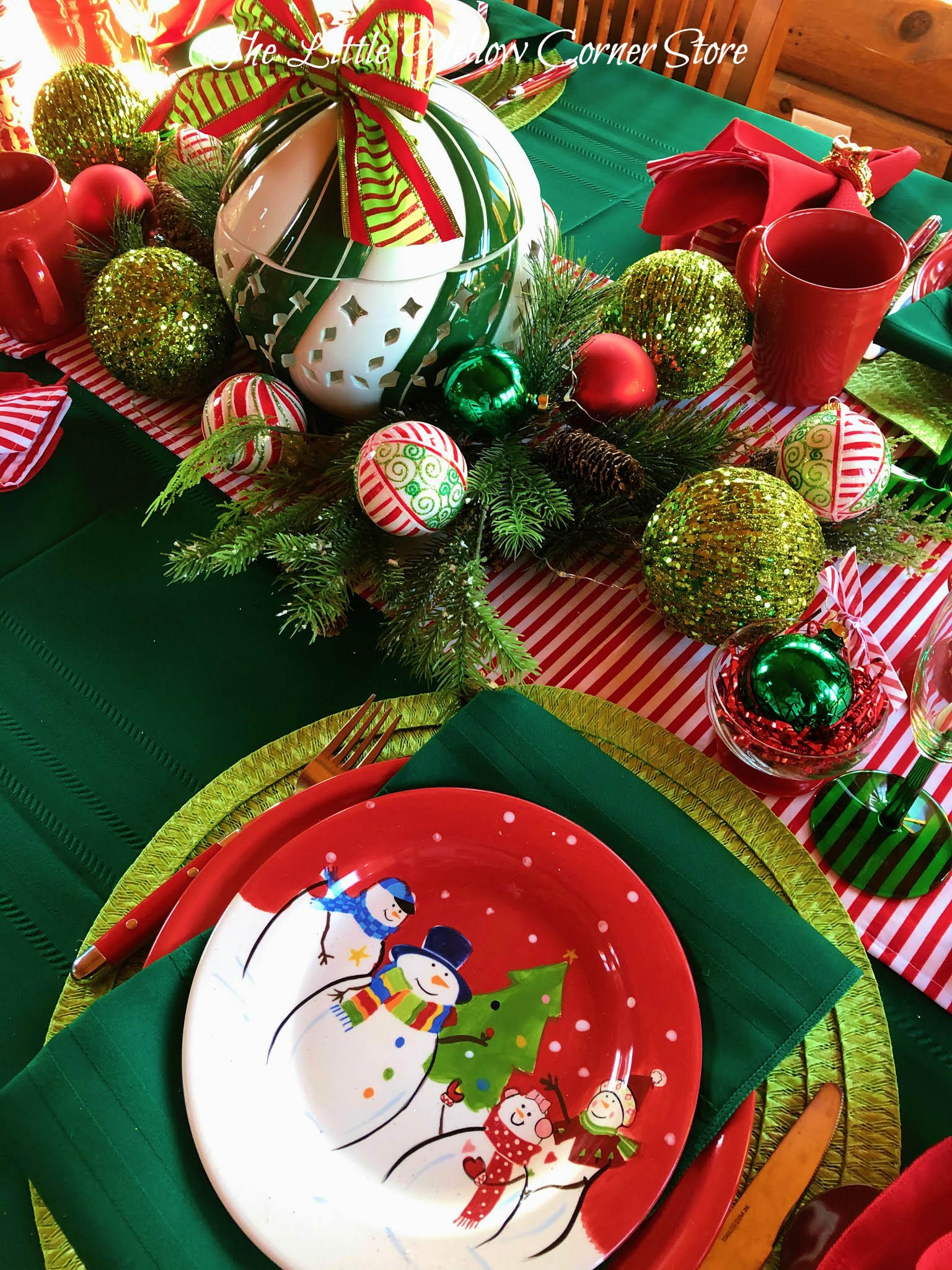 The Little Yellow Corner Store: A Holly Jolly Mixed Up Snowman Tablescape