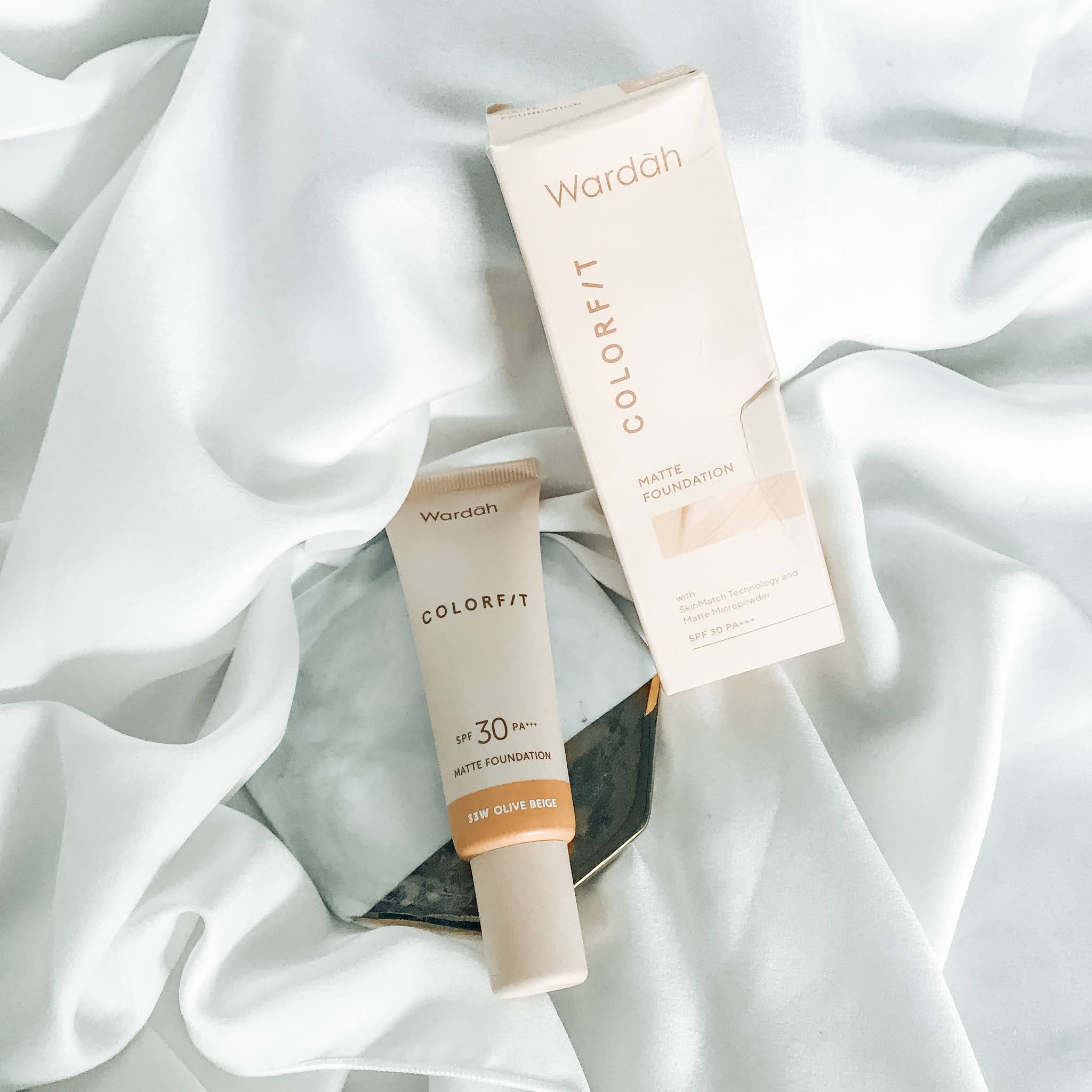 Tuty Saca: Review Wardah Colorfit Matte Foundation Shade Olive Beige