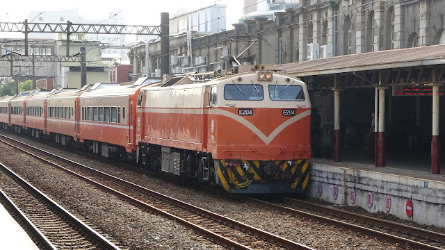 Blair's 鐵道攝影: E204電力機車 / TRA E204 Electric locomotive