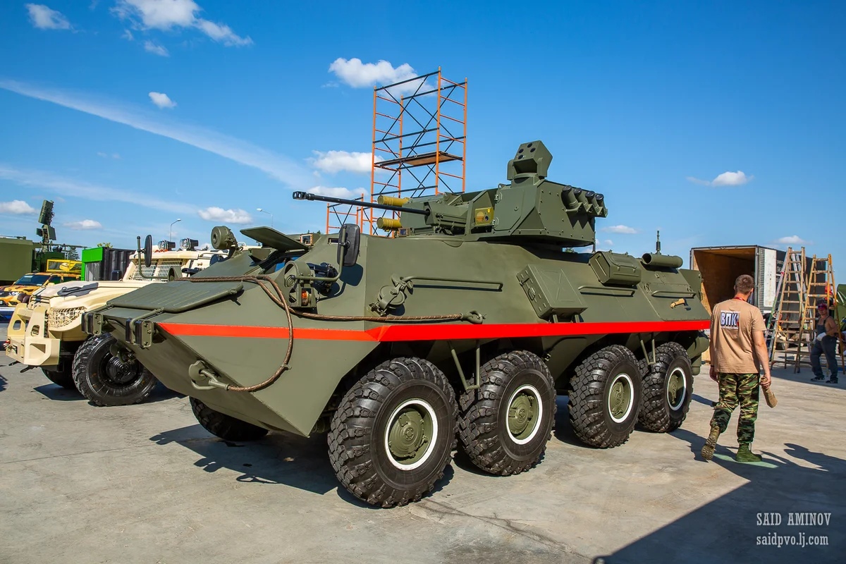 Historia y tecnología militar: Identificación de variantes de BTR-80