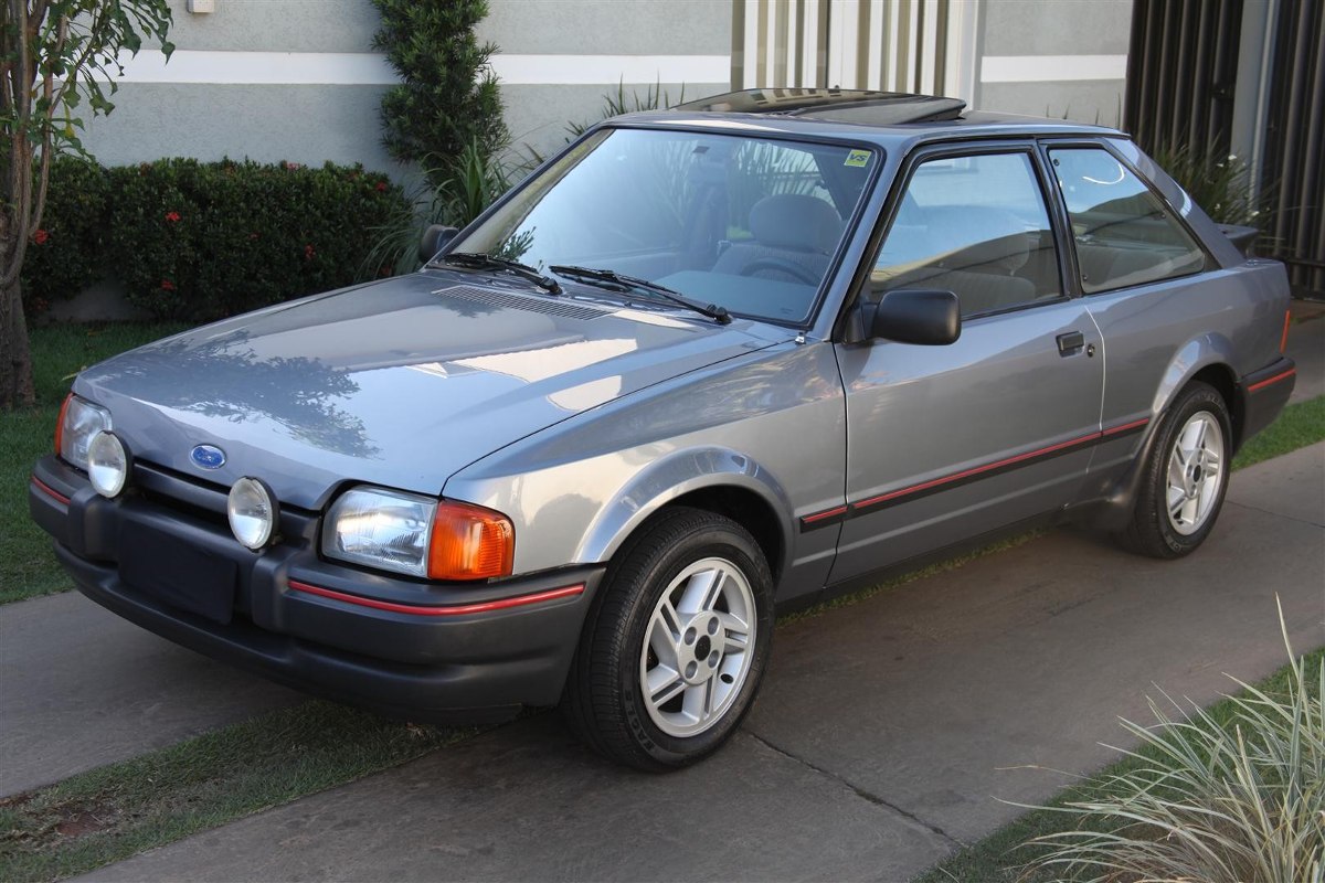 FORD ESCORT XR3