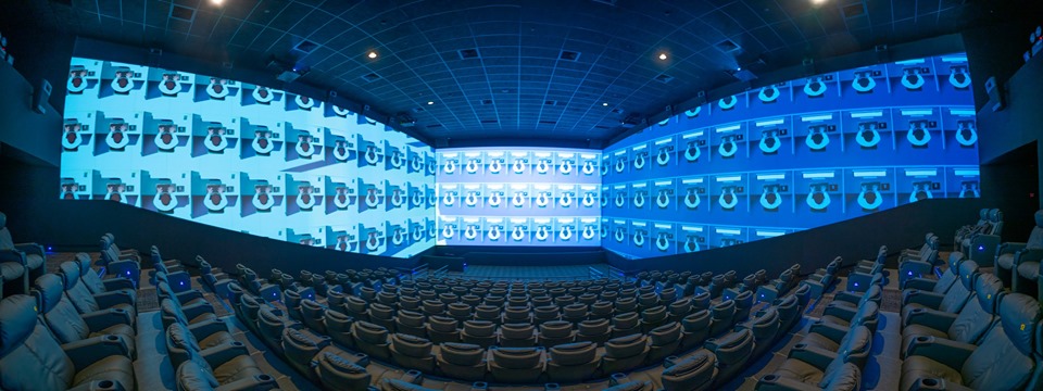 GSC推出270度屏幕，这样看戏太爽了