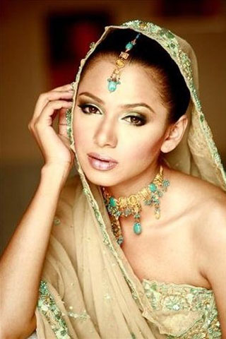 courtneystodden: Tooba Siddiqui: A Promising Fashion Model and TV ...