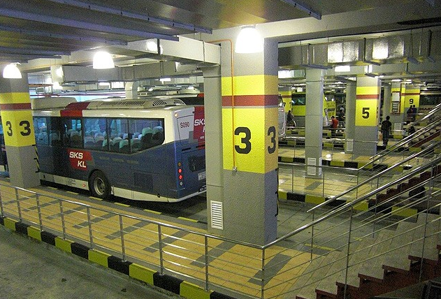 terdampar dipinggirkan: airport ke terminal bas ni