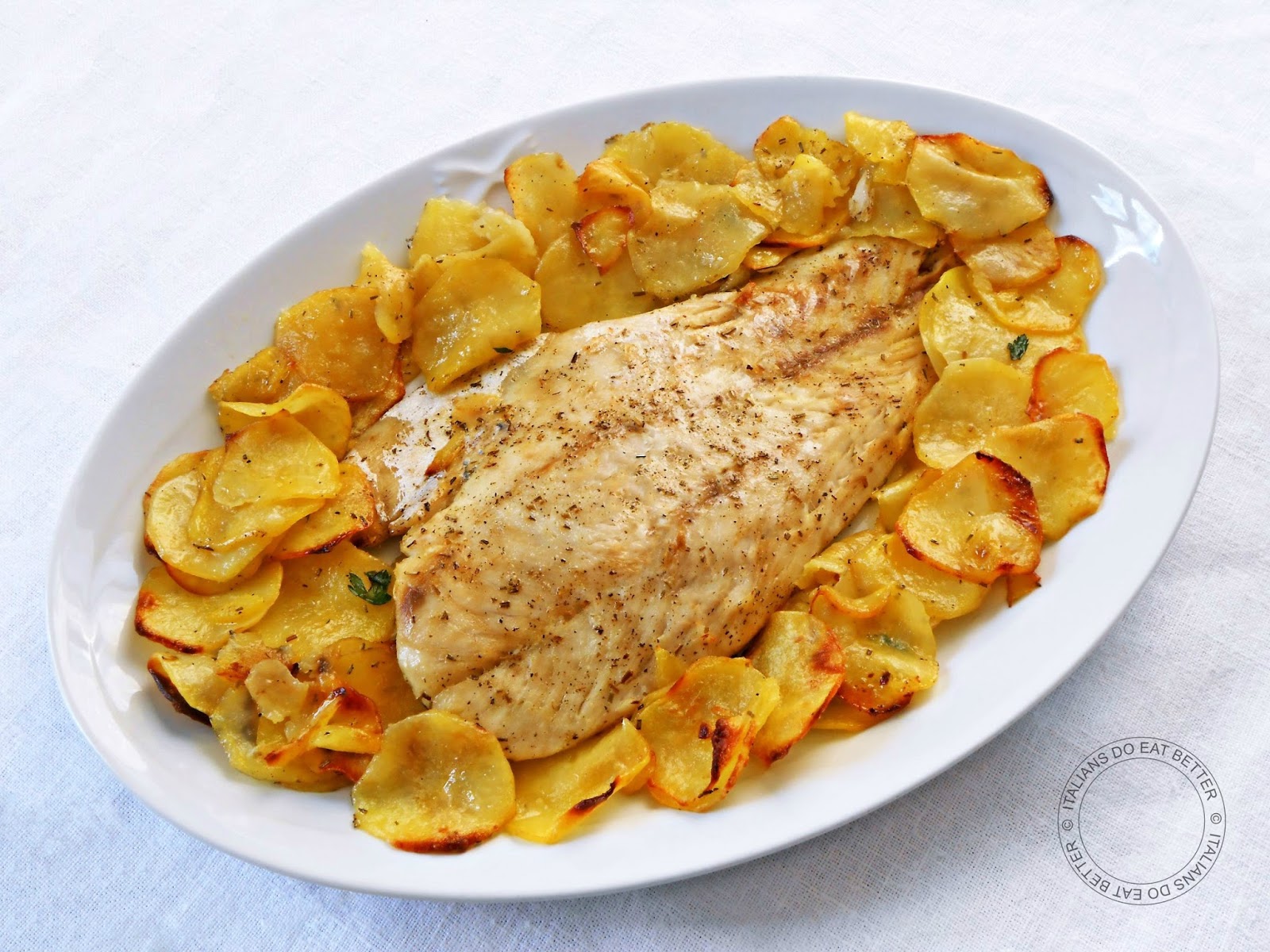 FILETTO DI PESCE PERSICO CON PATATE AL FORNO - ITALIANS DO EAT BETTER