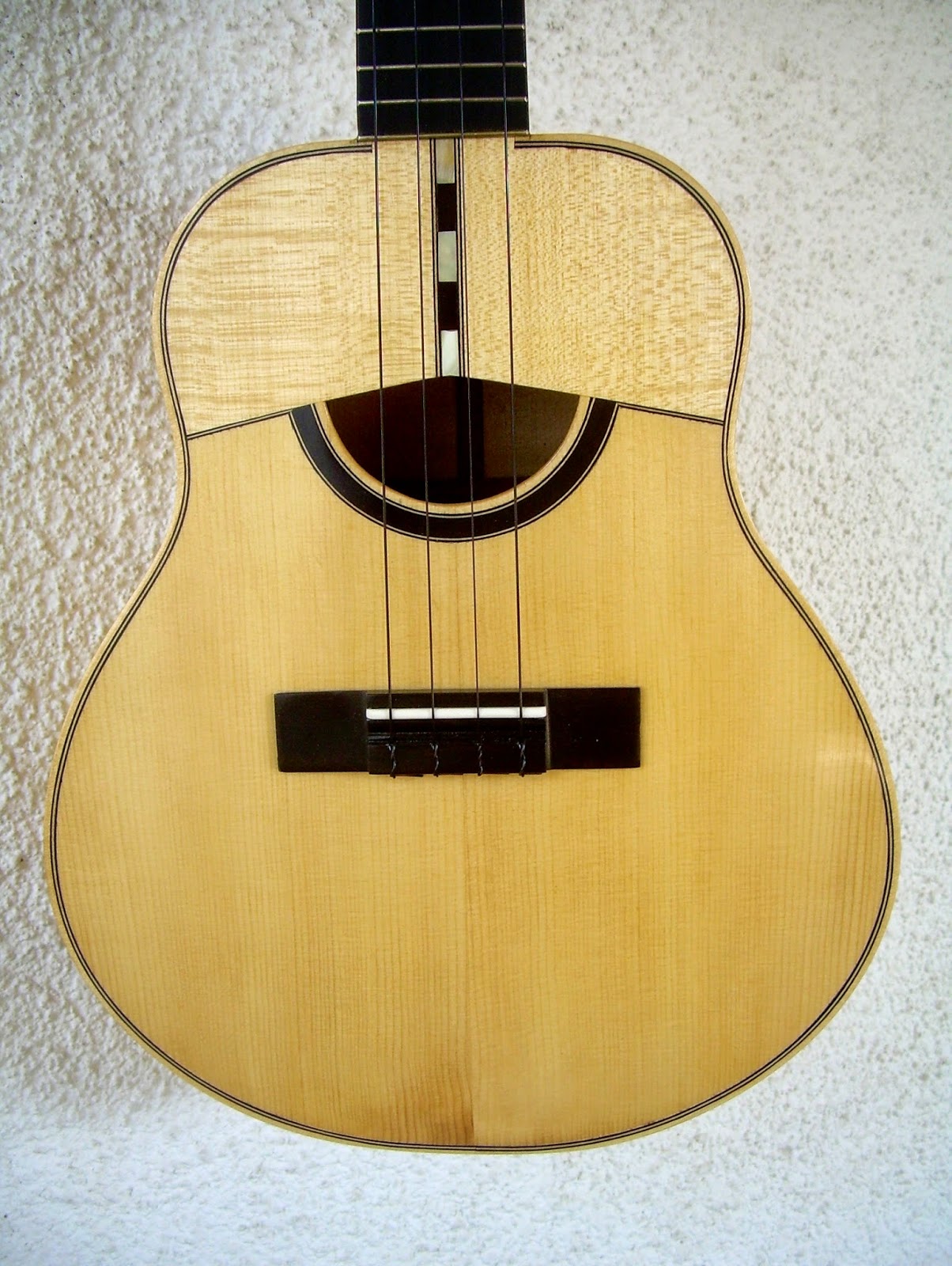 Alfonso Sandoval - Luthier: CUATRO VENEZOLANO